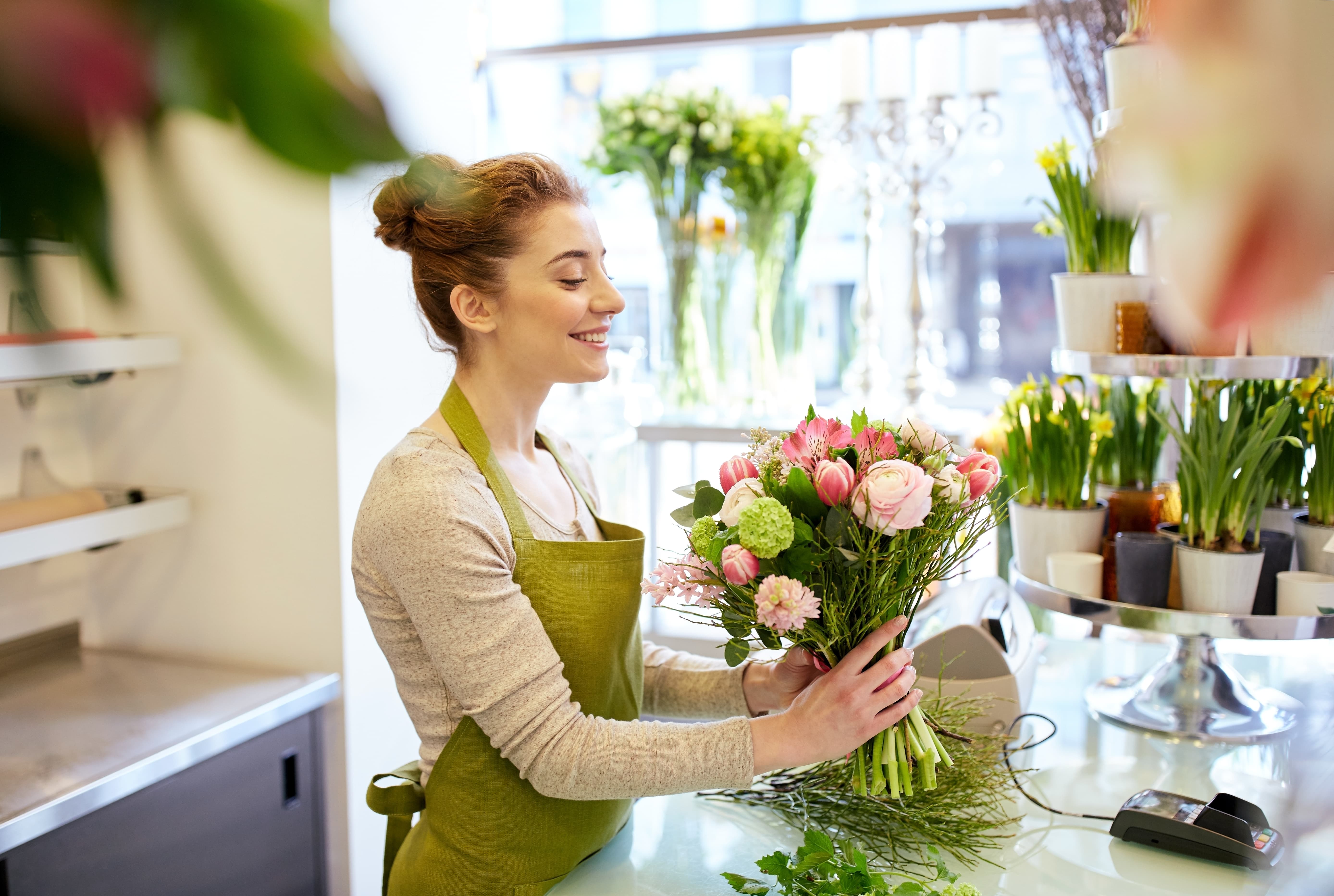 How to choose a Florist? | Find the Best Florist Near You – Euro Flowers