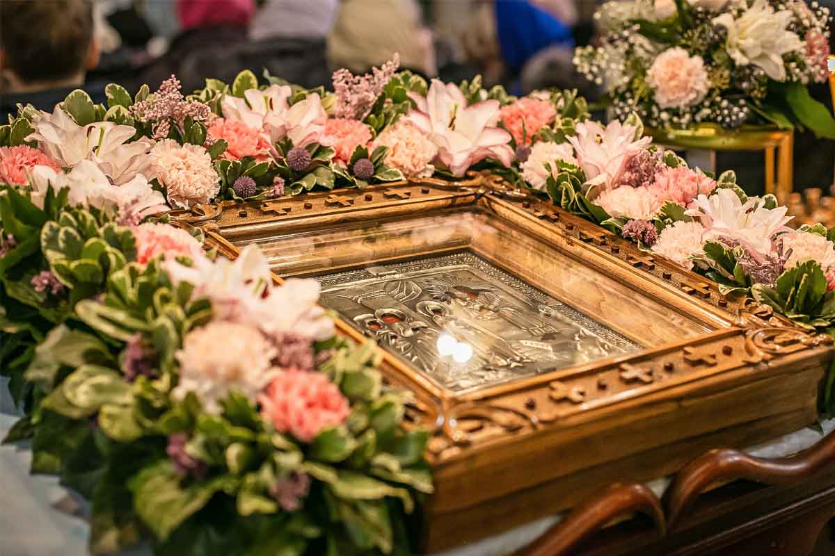 Mississauga Flower Delivery During Holy Week: Symbolic Flowers and The ...